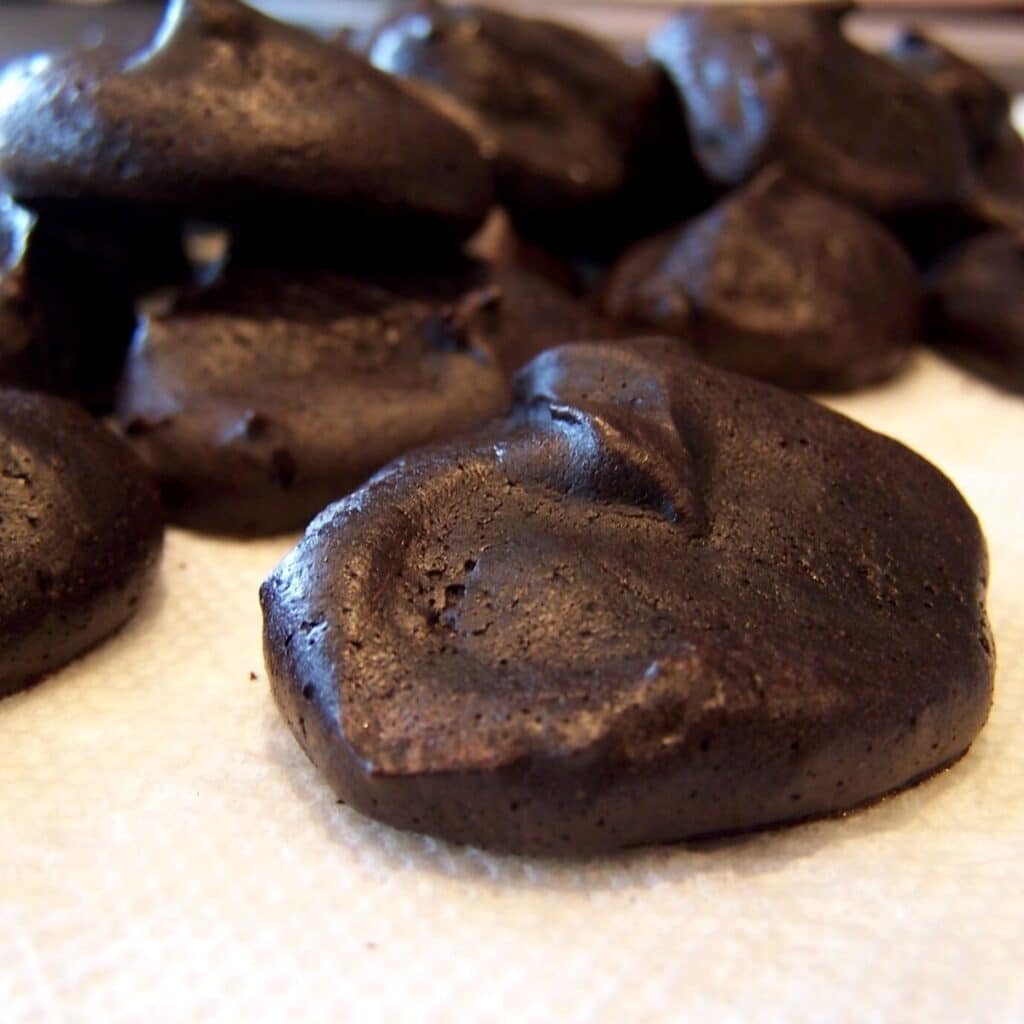 The Best Chocolate Meringue Cookies Recipe - GreenLiteBites