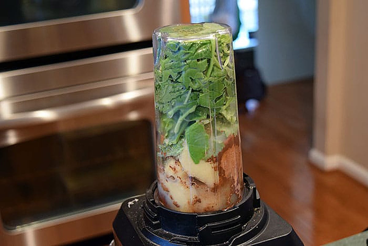 4-Ingredient Recovery Shake With Cocoa and Greens - GreenLiteBites