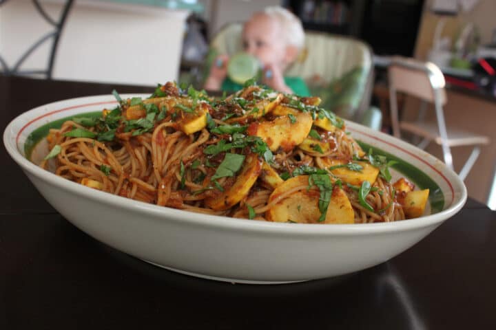 Whole Wheat Spaghetti with Fresh Basil and Summer Squash - GreenLiteBites